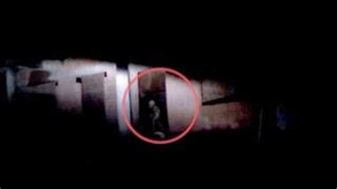 Creepy Ghost Sightings Of Peg Entwistle The Haunted Hollywood Sign Ghost