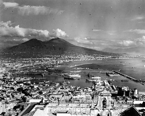 80 G 202822 Naples Italy October 1943