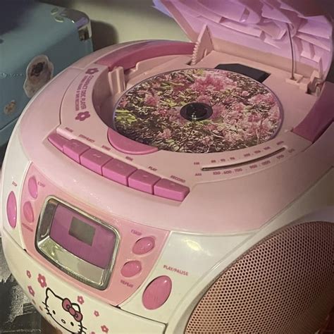 Nicole On The Hello Kitty Stereo Feels Right Lol Rnicoledollanganger