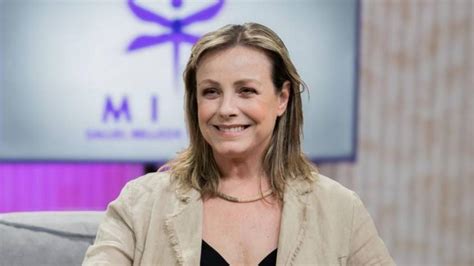 Claudia Conserva Sorprende A Sus Seguidores Al Aparecer En Silla De Ruedas Votando En Colina