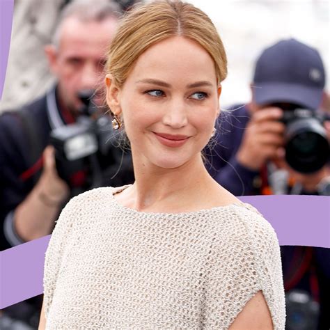Jennifer Lawrence Protests The Oversized Blazer Trend With An