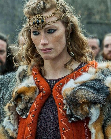 Cómo Lucen Los Actores De Vikings En La Vida Real Mujeres Vikingas Traje De Vikingo Mujer