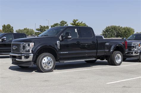 Ford Stx Vs Xlt Comparison Guide My Car Makes Noise