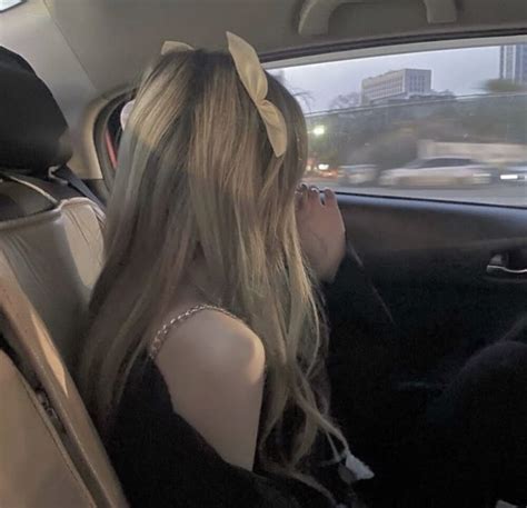 Pin By Mari On Misa Amane Minimal Fashion Photography Curly Hair