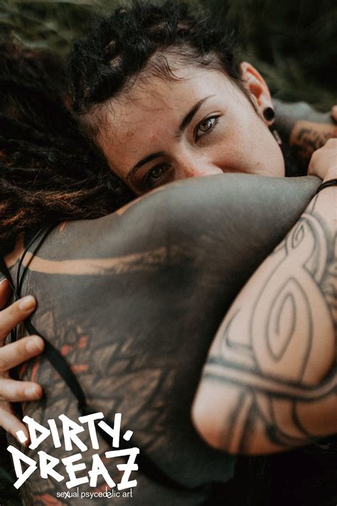 Babes With Dreadlocks And Tattoos Posing On Camera 16 Photos