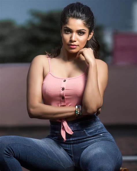 Pin On Divya Bharathi
