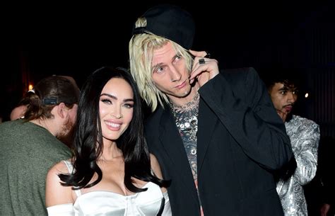 Megan Fox Takes A Style Cue From Kourtney Kardashians Wedding Look Ecran