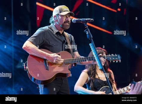 Nashville Tennessee Usa 08th June 2025 Rodney Atkins 2025 Cma
