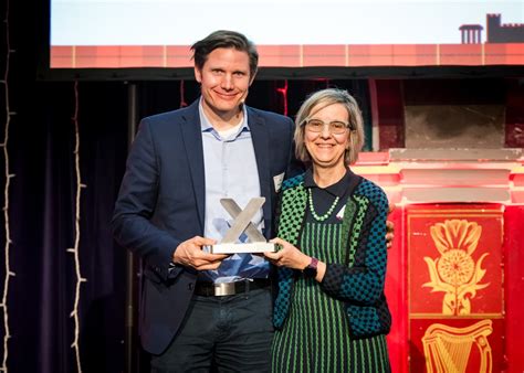 Robert Zeiser Erhält Dkms Mechtild Harf Wissenschaftspreis