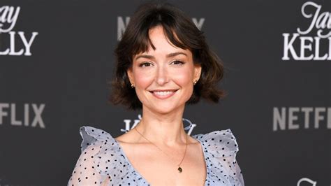 Project Hail Marys Milana Vayntrub Sells Flirty Pics Raises 500 000
