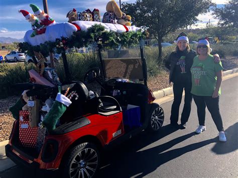 Jacque Hendricks And Laurie Crowe Photo By Camille Esterman Saddlebrooke Ranch Roundup