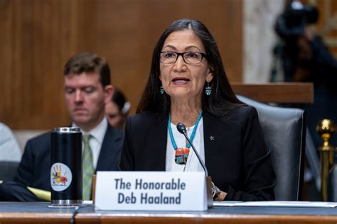 Us House Panel Investigates Ties Between Us Interior Secretary