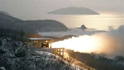 김정은의 고체연료 분사 모터 시험 참관 친일매국 김일성일가 논쟁 가속 방송언론소비자주권연대