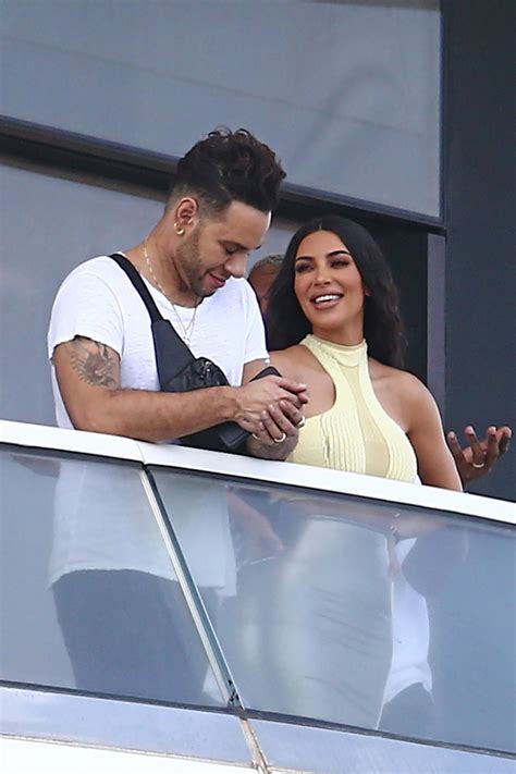 Kim Kardashian Sexy In Miami The Fappening