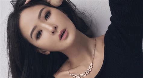 43歲孫芸芸pose解放！鏡頭前大膽「跨腳動作」秀不科學美腿 自由電子報istyle時尚美妝頻道