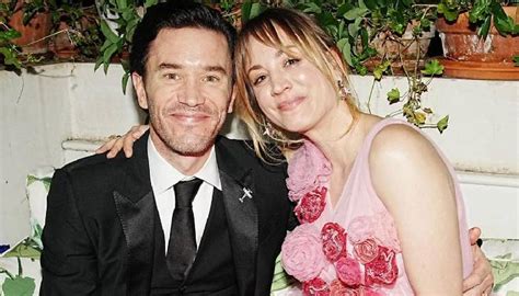 Kaley Cuoco Tom Pelphrey Announce Engagement After 2 Years Of Dating