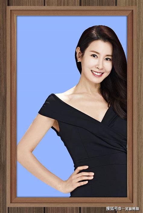 李泰兰46岁生日晒照美艳动人 名下豪宅市值达35亿 黄手帕令人难忘丈夫