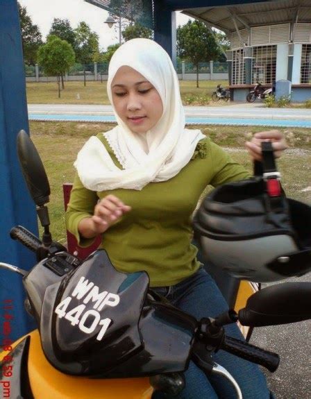 Awek Gadis Melayu Lucah Bogel Tetek Seksi Tudung Seksi Ketat Skodeng