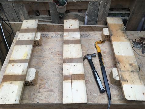 How To Disassemble A Pallet Efficiently 8 Steps With Pictures