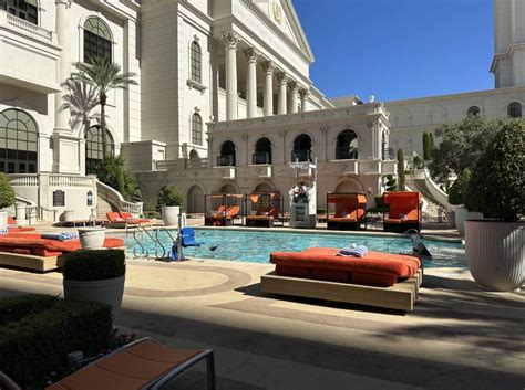 Caesars Palace Cabanas I Stayed At Caesars Palace In Vegas Heres My