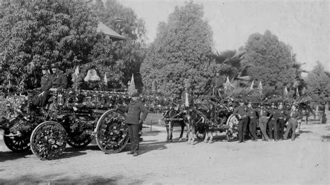 Before The Floats Carriages Of The Rose Parade Cnn