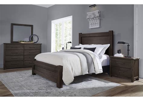 Dovetail Java Queen Poster Bed With Poster Footboard