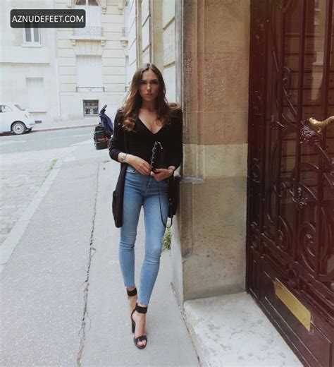 Gwenegann Saillard Feet Aznudefeet