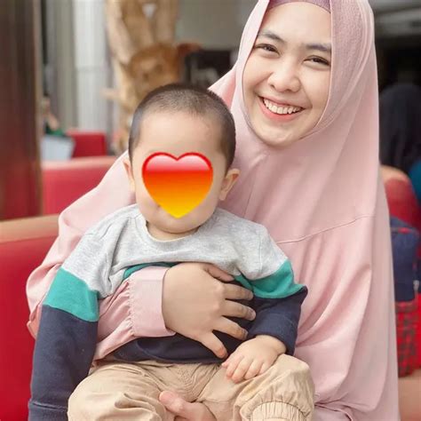 Terpisah Sementara Artis Ini Tak Bisa Bertemu Bayinya Usai Melahirkan Hot Liputan Com