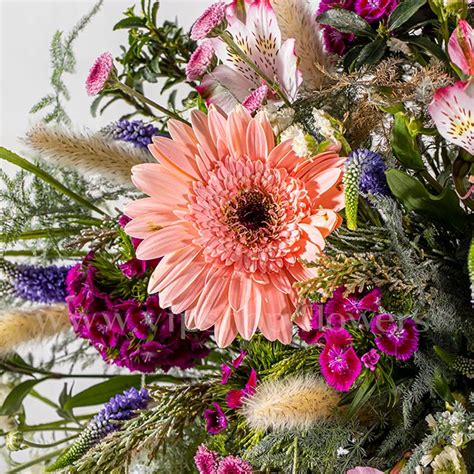 خرید سبد گل ژربرا صورتی به صورت اینترنتی با ارسال رایگان Vip