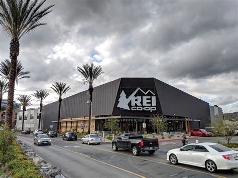 Burbank Empire Center Burbank Ca Hours Directions Reviews