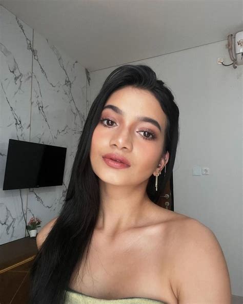 7 Beautiful Portraits Of Queen Sofya A Beautiful Actress Who Rises Through Siksa Neraka