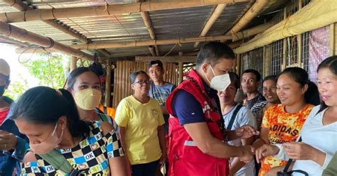 Iloilo Town Gets P1 5 M Livelihood Aid From Dswd Philippine News Agency