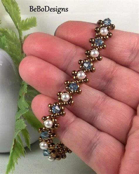 Pin By Eliza Smith On Beading Beaded Bracelets Tutorial Bead Jewellery Beaded Jewelry Diy