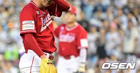 사진 김광현 실점에 아쉬워