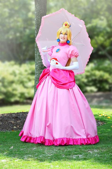 10 Princess Peach Cosplays That Look Just Like The Game