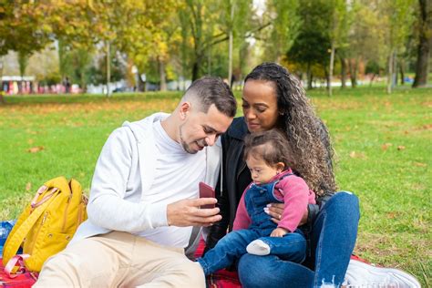Опитування показує що вісім з десяти батьків дітей до 6 років мають тривогу депресію або стрес