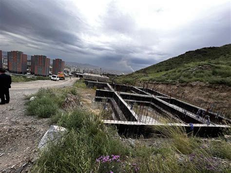 Барилгын суурь ухаж удаан хугацаанд орхисон байршлуудад шалгалт хийж байна