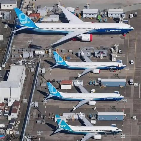 Side By Side Comparison Of Boeing 777 9 And The 737 Max 7 And 10 Shows