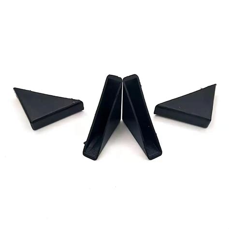 Corner Spacers Protect Glass Edges With Plastic Protectors