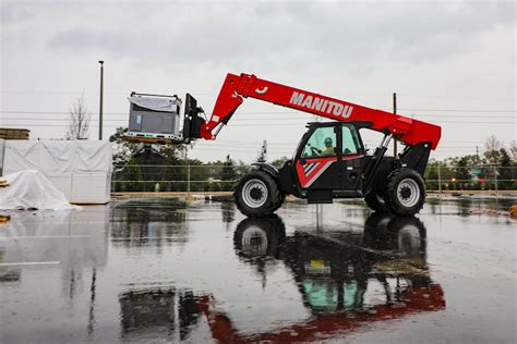 Manitou Telehandlers Simplify Access For Both Operator And Service