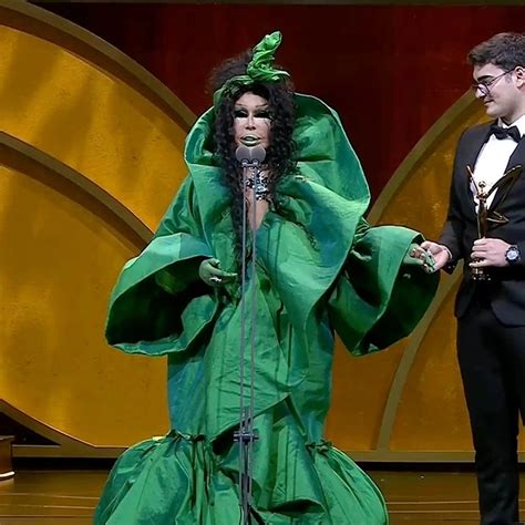 Bülent Ersoy Esti Gürledi Vizyonsuz Kıskanç Bir Avuç Insan Sözcü