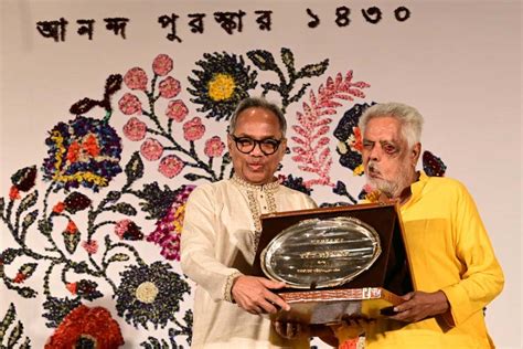 Ananda Puraskar Former Naxal Leader Ashim Chatterjee Received Ananda Puraskar Anandabazar