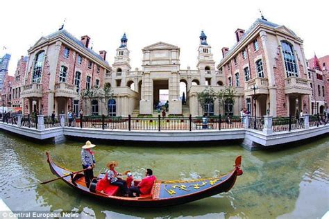 China Creates Its Very Own Venice Complete With European Style