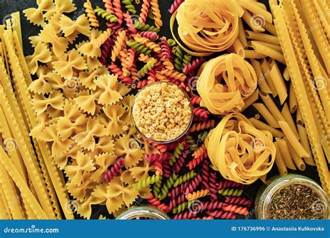 Massa Crua Massa Italiana Variada Spaghetti Tagliatelle Fettuccine