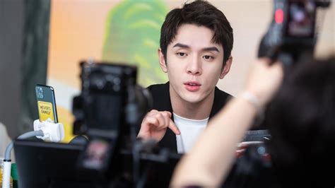 男子冒充李佳琦公司经理诈骗110万，法院判了凤凰网视频凤凰网