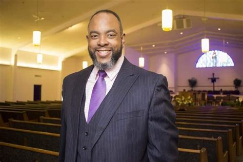 Black Collar Crime Evangelical Pastor Aaron Williams Accused Of Having Sex In An Suv With A