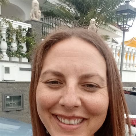 Aixa FernÁndez HernÁndez Enfermera Servicio Canario De La Salud