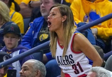 Did Sonya Curry Play Volleyball Vxne