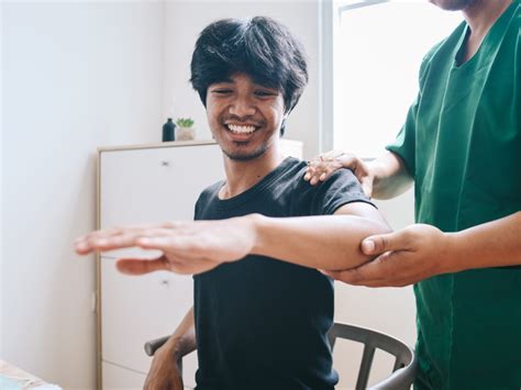 Precautions After Total Shoulder Replacement Surgery