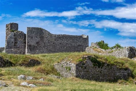 Rozafa Castle Shkoder 2021 All You Need To Know Before You Go With Photos Tripadvisor